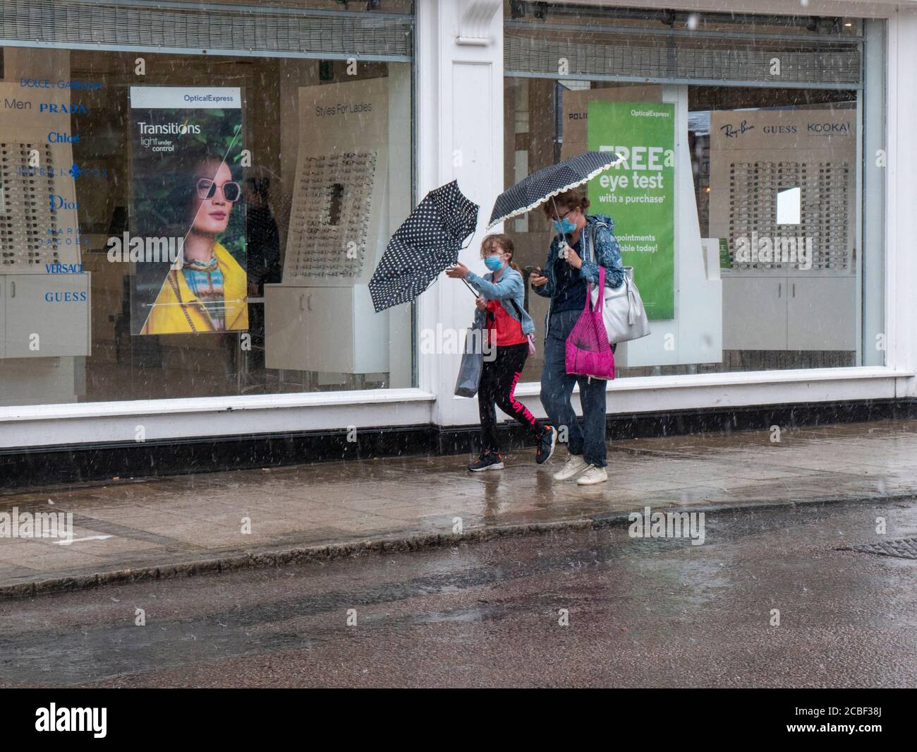 Getting signal hi-res stock photography and images - Alamy