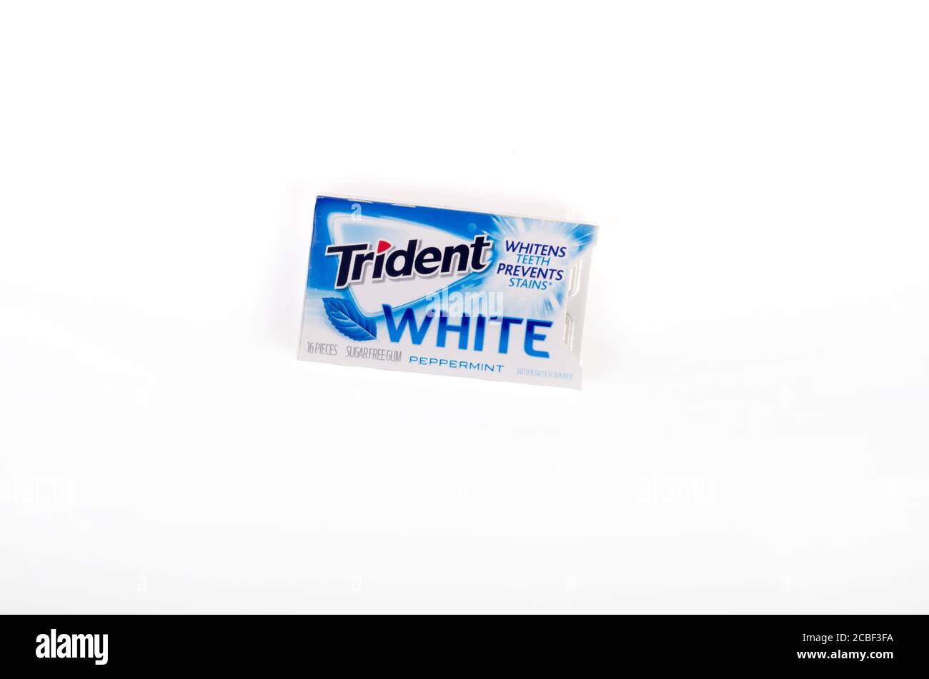 Trident Peppermint sugar free gum package Stock Photo - Alamy