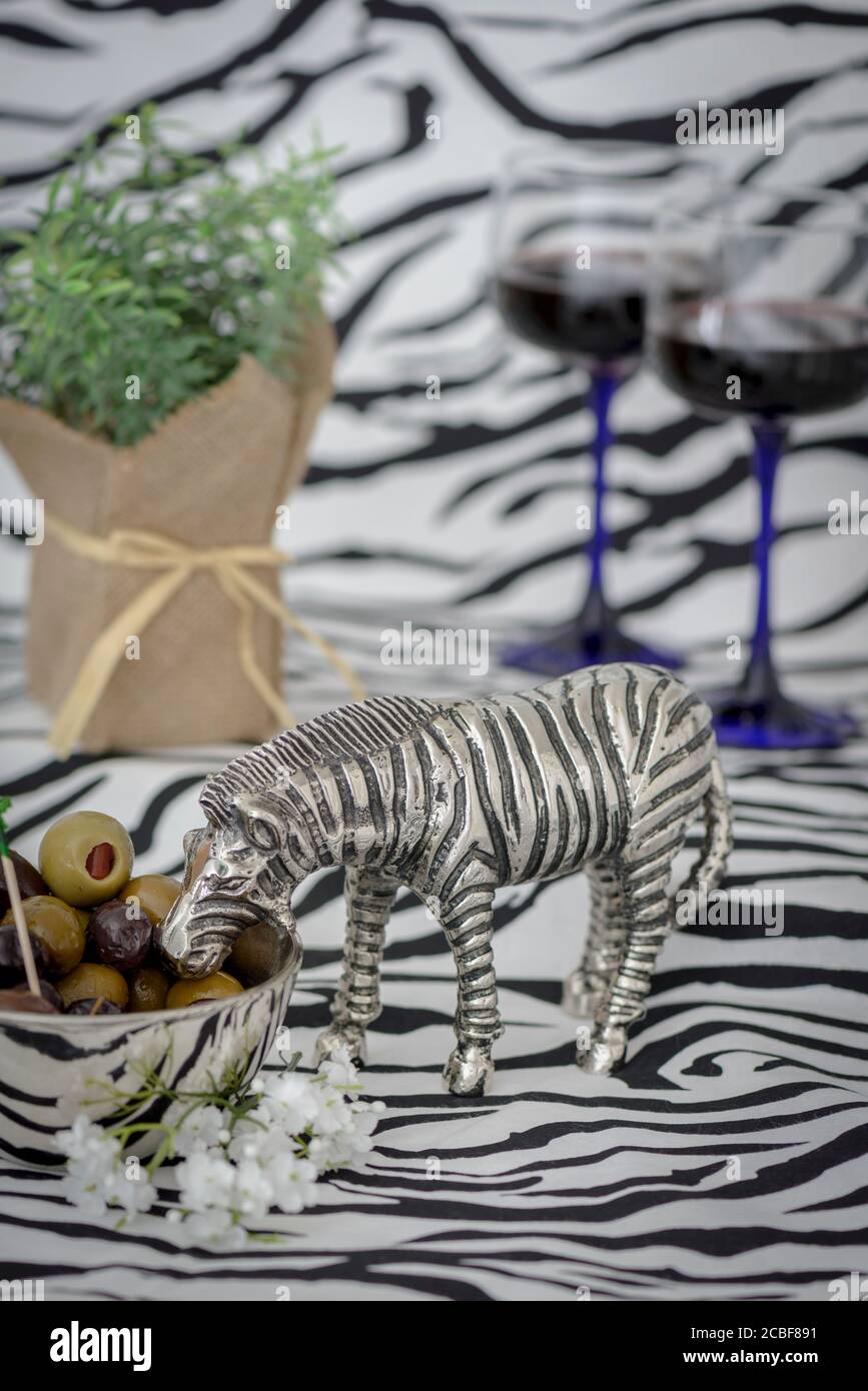 Metal serving piece hi-res stock photography and images - Alamy