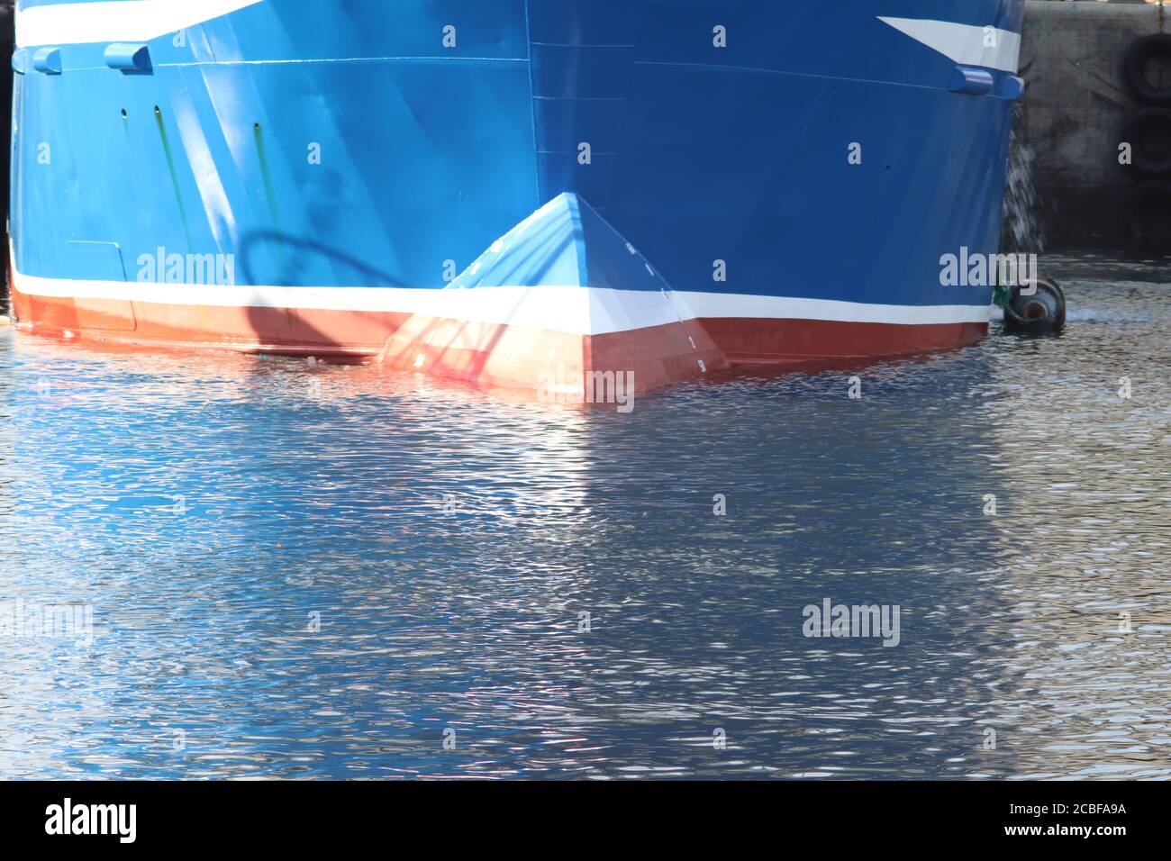 Boat hulls front hi-res stock photography and images - Alamy
