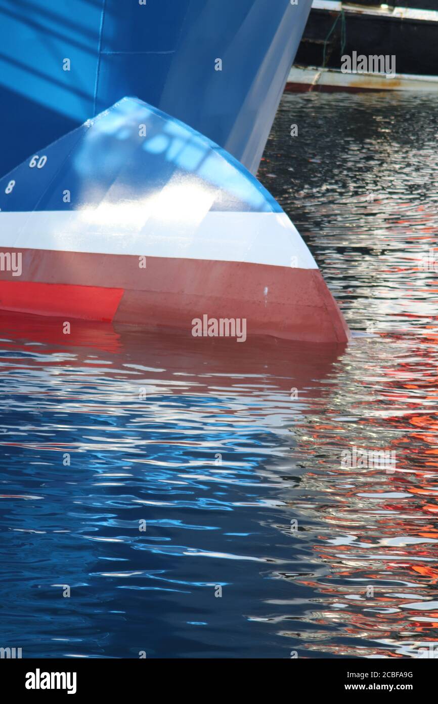 Boat hulls front hi-res stock photography and images - Alamy