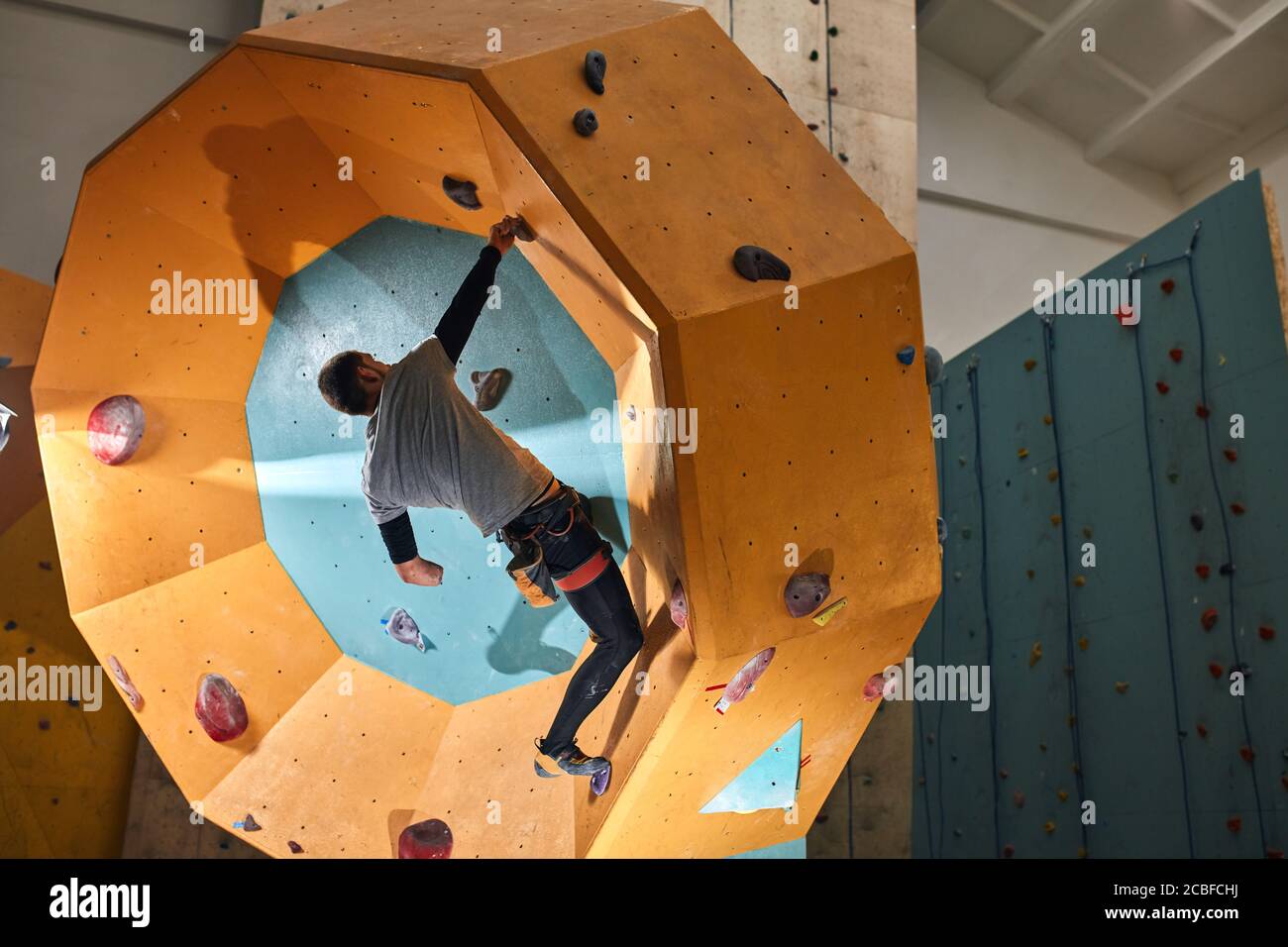 Full body harness hi-res stock photography and images - Alamy