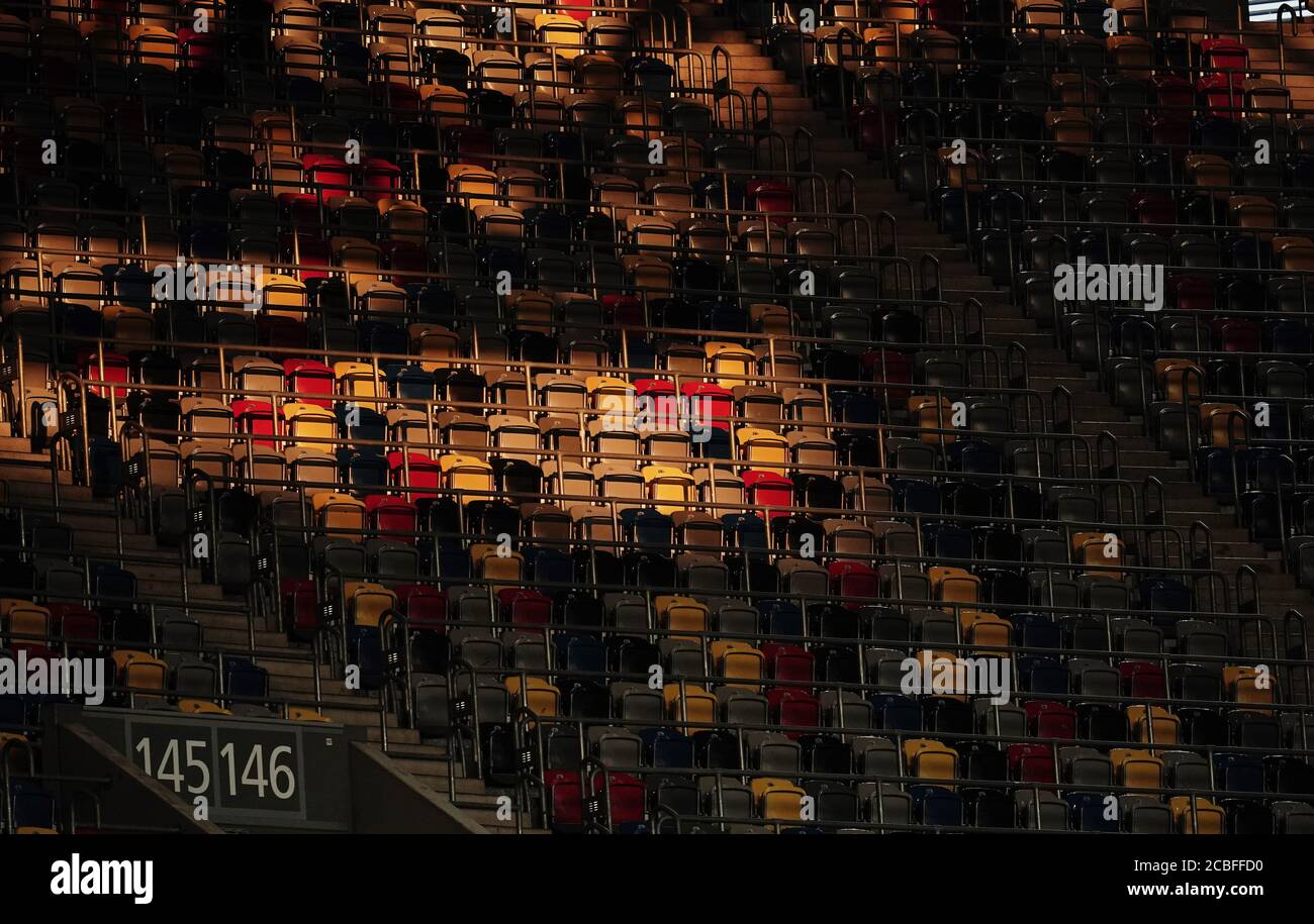 City Of Dusseldorf, Deutschland. 10th Aug, 2020. empty ranks in the ...