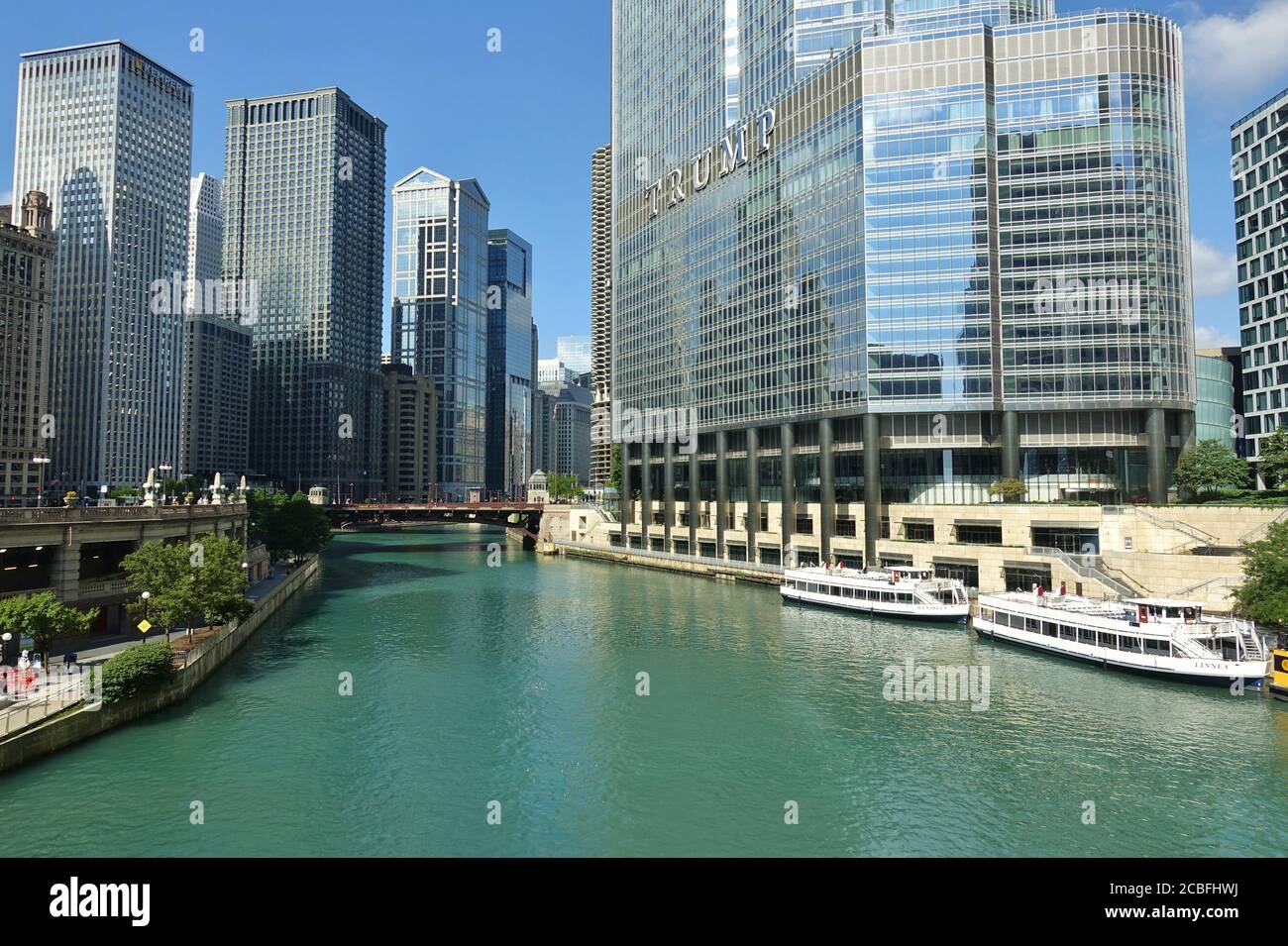 CHICAGO, IL -17 JUL 2020- View of the Trump Tower Chicago, a mixed ...