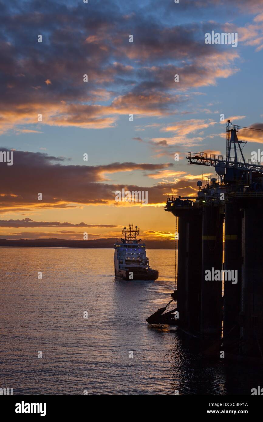 Semi submersible crane vessel hi-res stock photography and images - Alamy