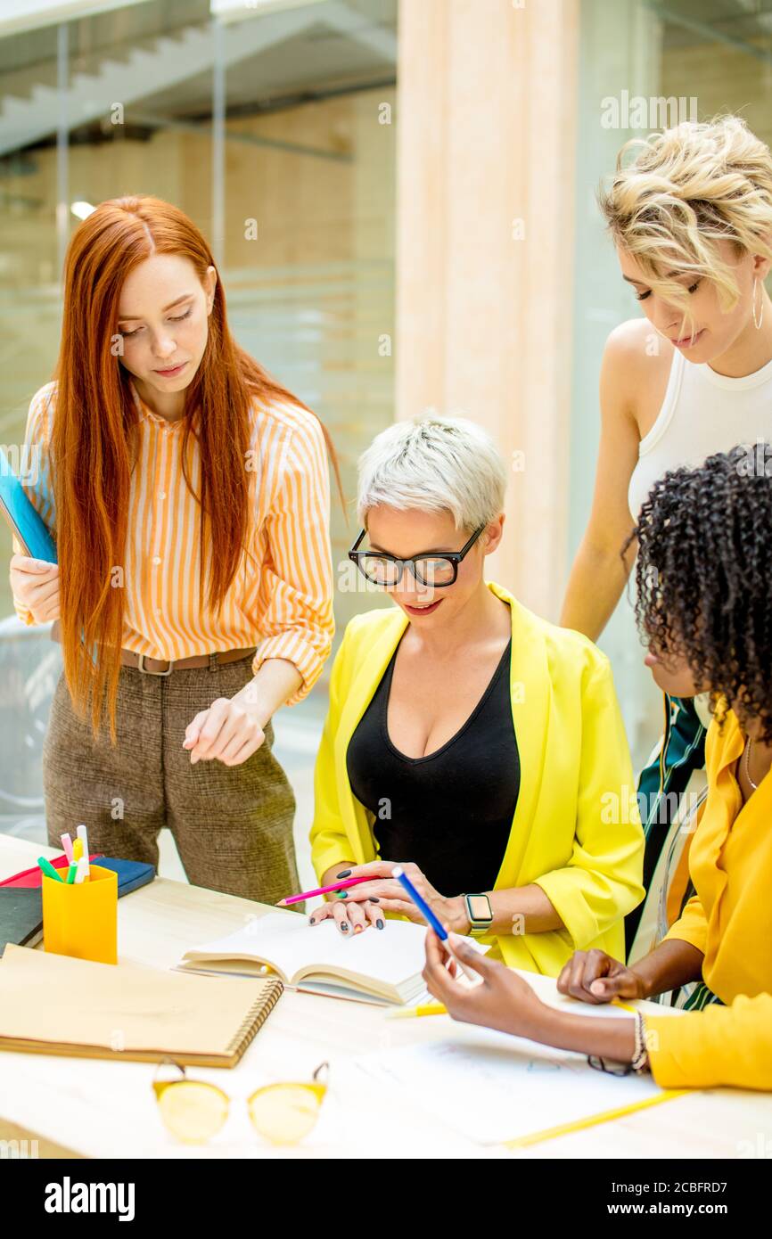 Actress autograph young hi-res stock photography and images - Alamy