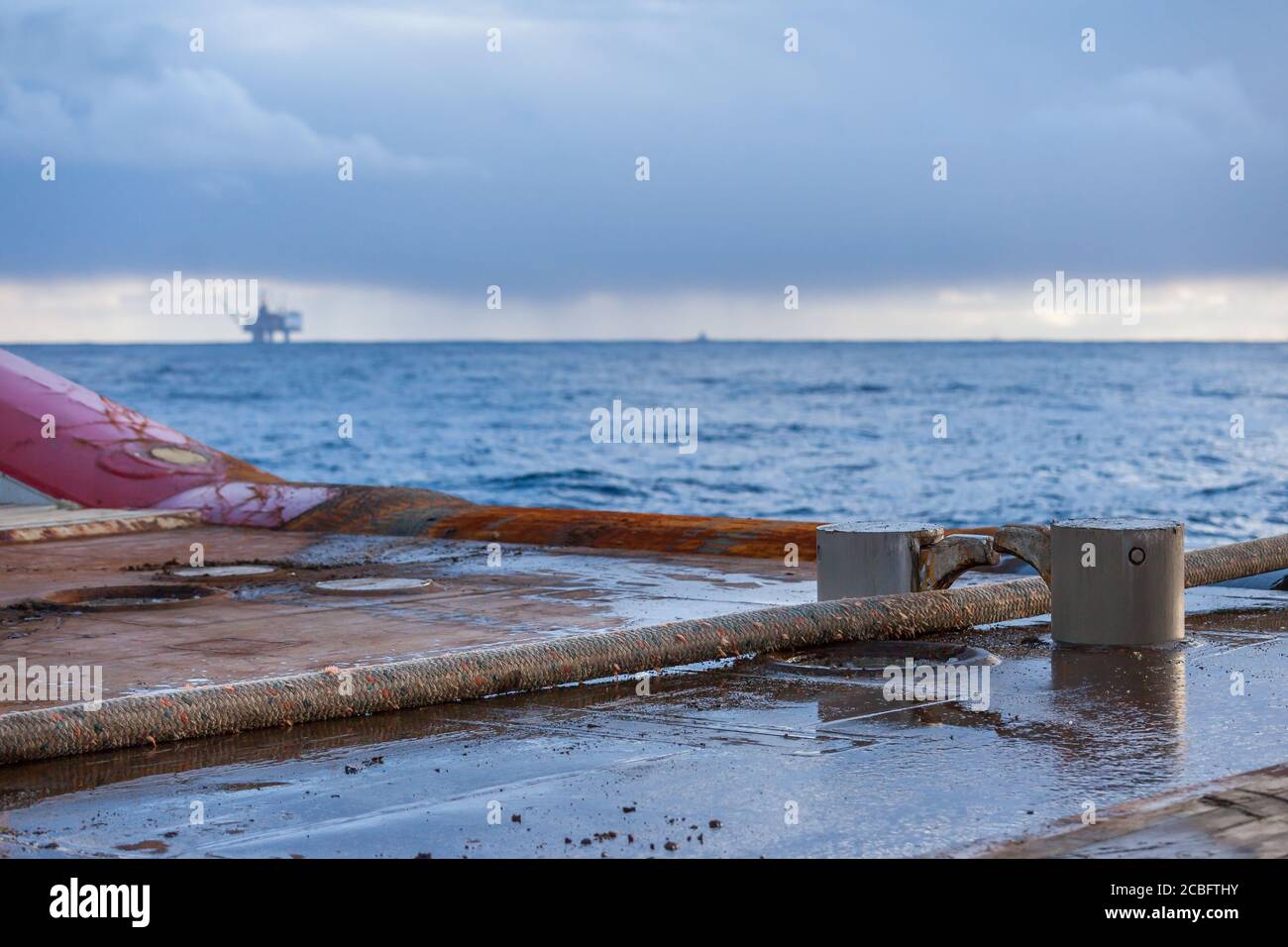 Mooring system hi-res stock photography and images - Alamy