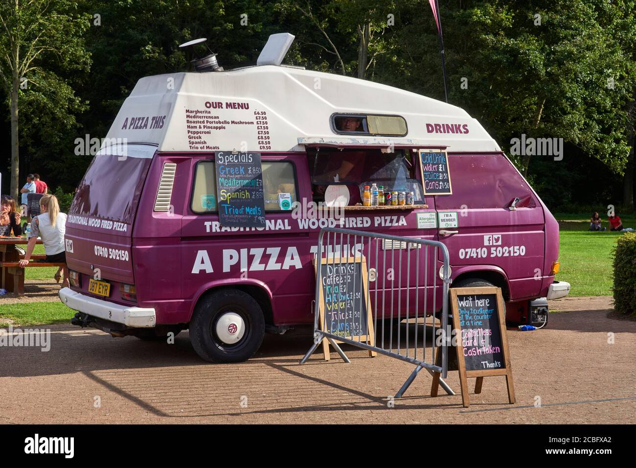 Wood fired pizza hi-res stock photography and images - Alamy