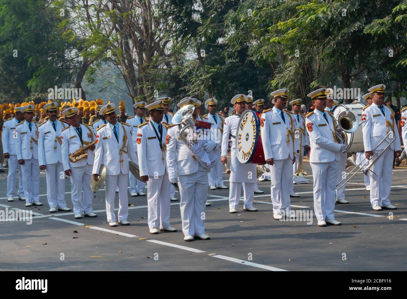 Marching drums uniform hi-res stock photography and images - Alamy