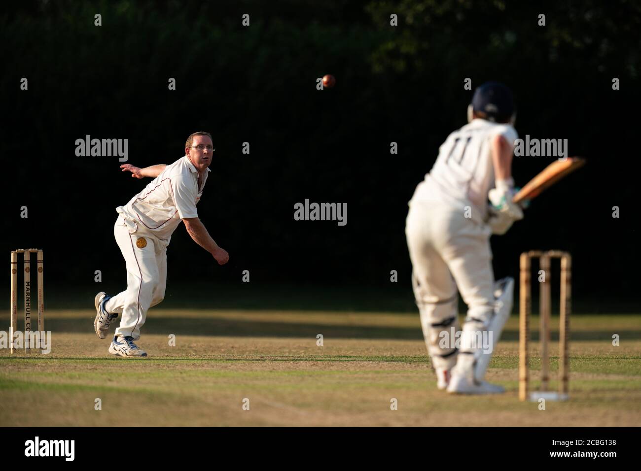 Fast bowler cricket hi-res stock photography and images - Alamy