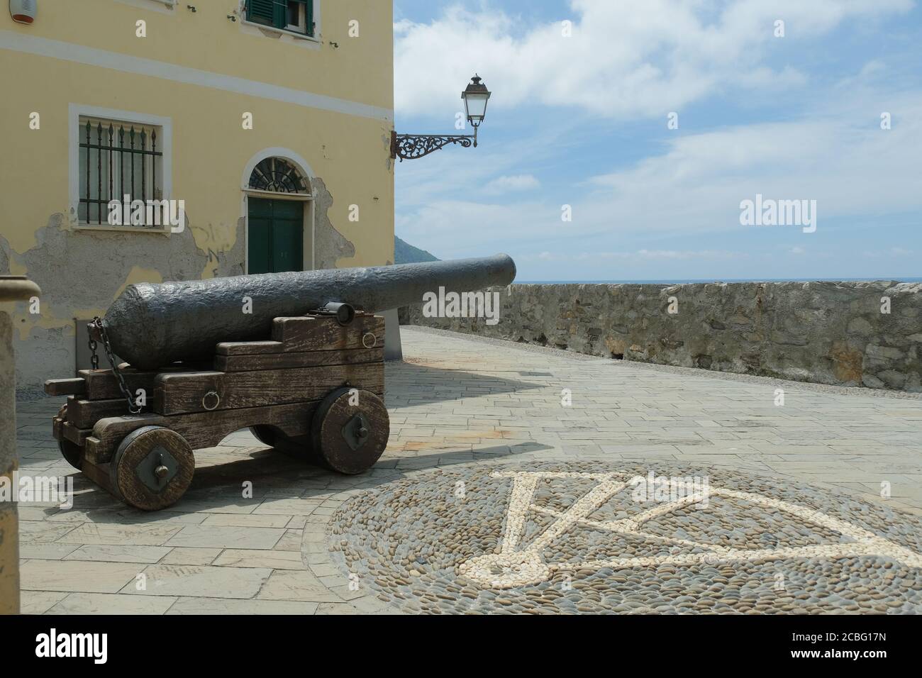 Dragonara hi-res stock photography and images - Alamy