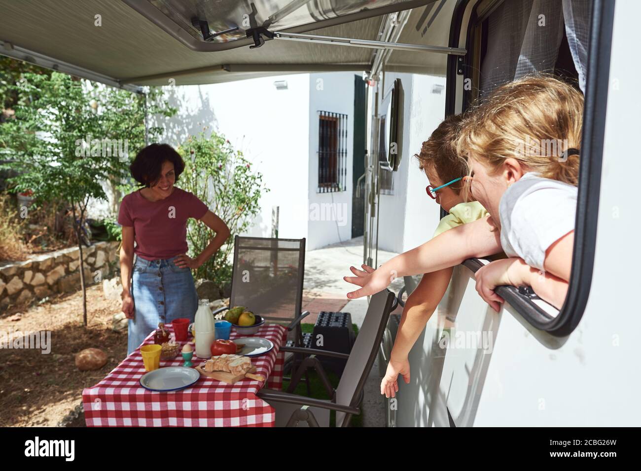 Kids in caravan van hi-res stock photography and images - Alamy
