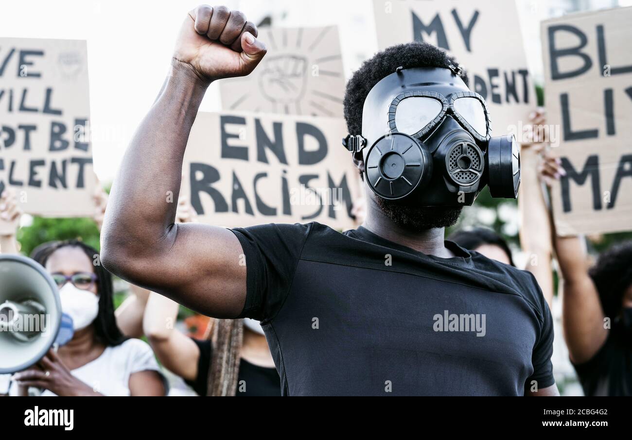 Police gas mask hi-res stock photography and images - Alamy