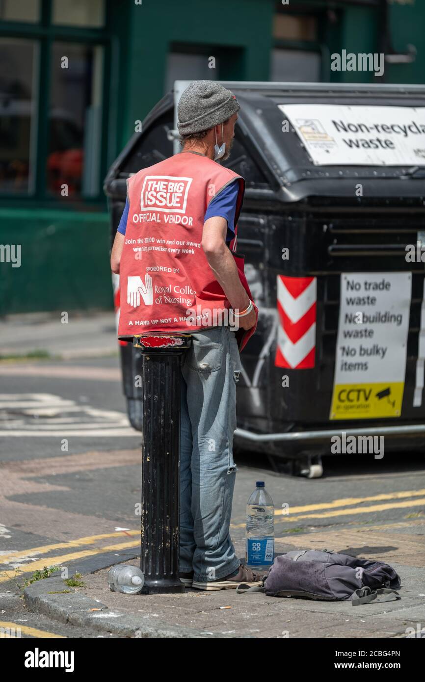 Person selling big issue hi-res stock photography and images - Alamy