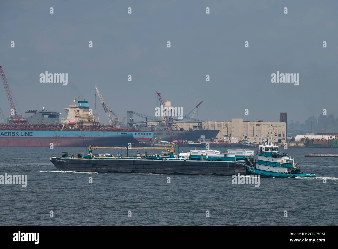 Pushing the ship hi-res stock photography and images - Alamy