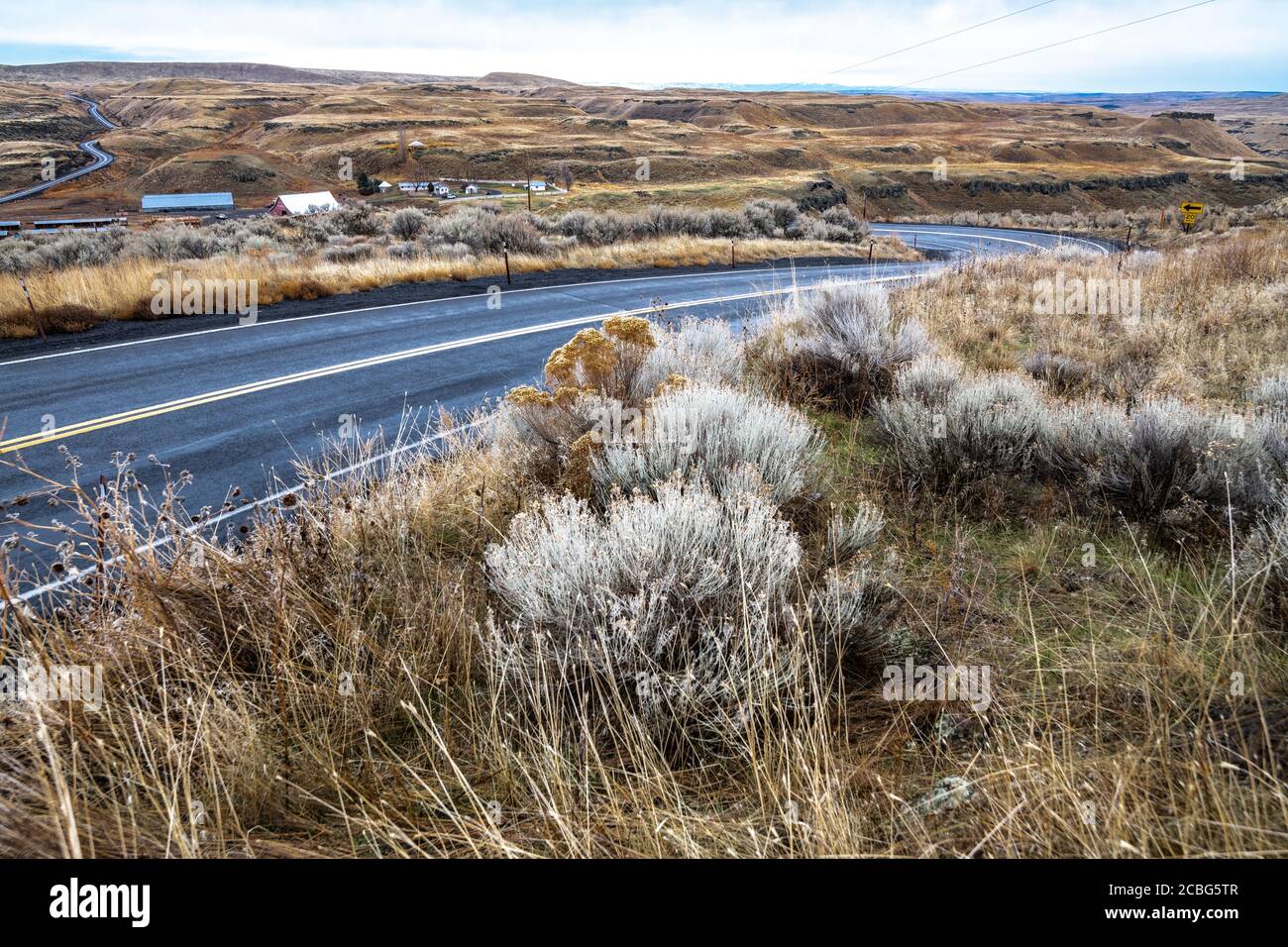 Road Through the Prairie in Autumn, WA Stock Photo - Alamy