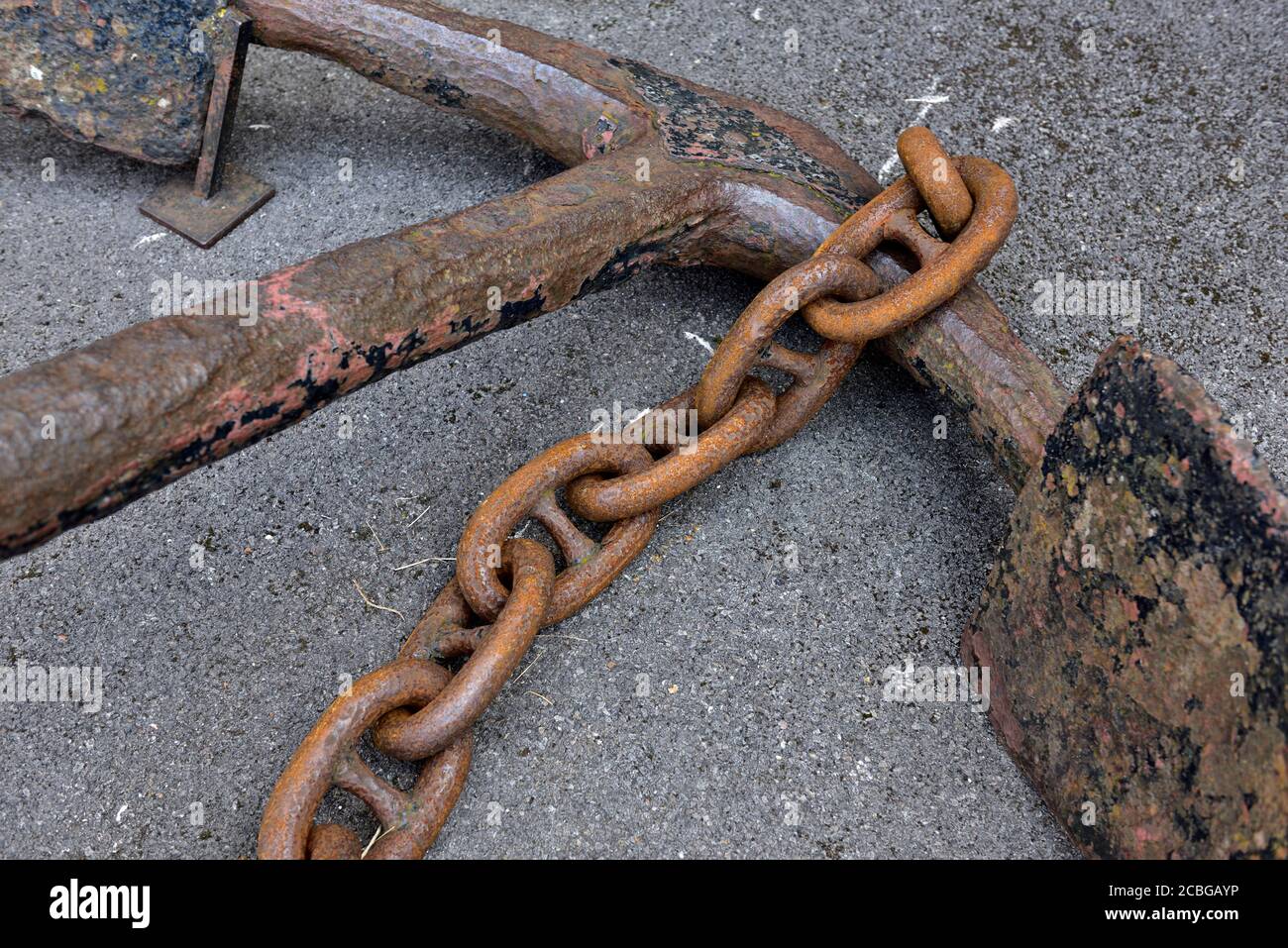 Old ships anchor hi-res stock photography and images - Alamy