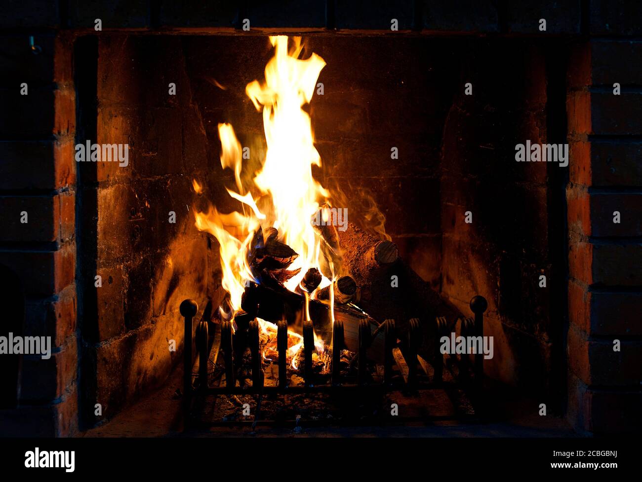 Flames in the fireplace hi-res stock photography and images - Alamy