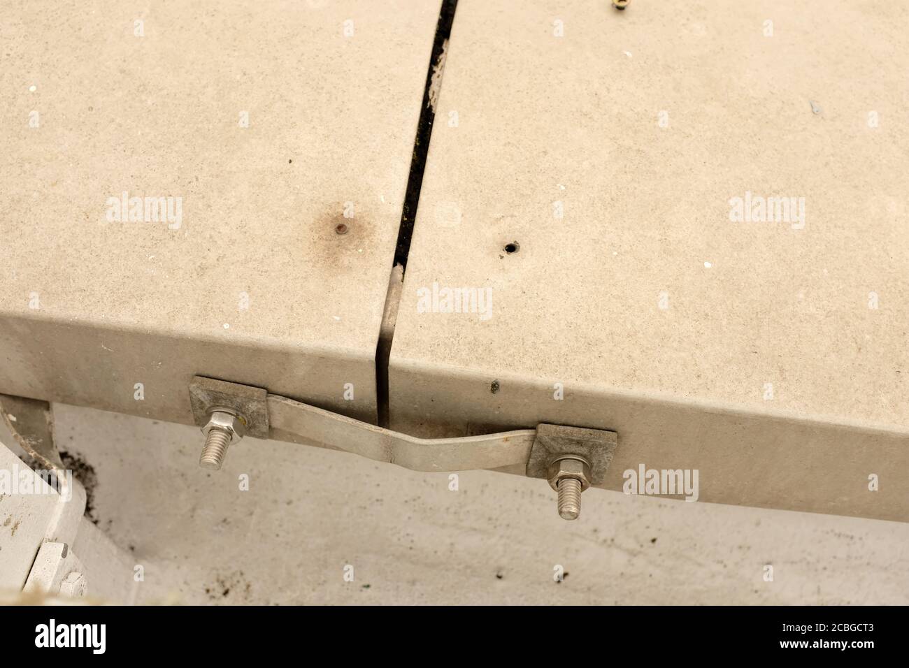 August 2020 - Bolted parapet for lightning protection continuity ...