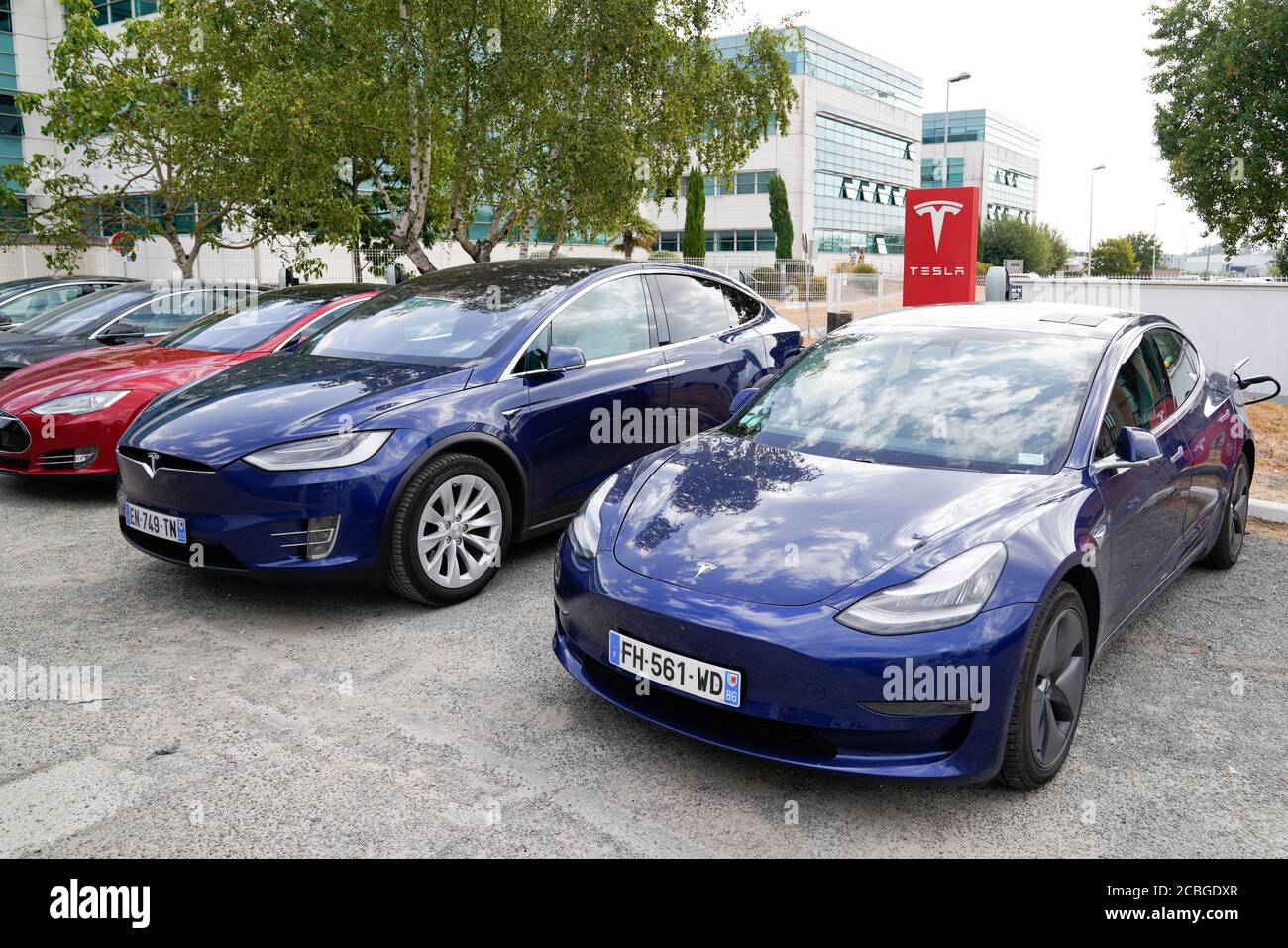 New tesla model s france hi-res stock photography and images - Alamy