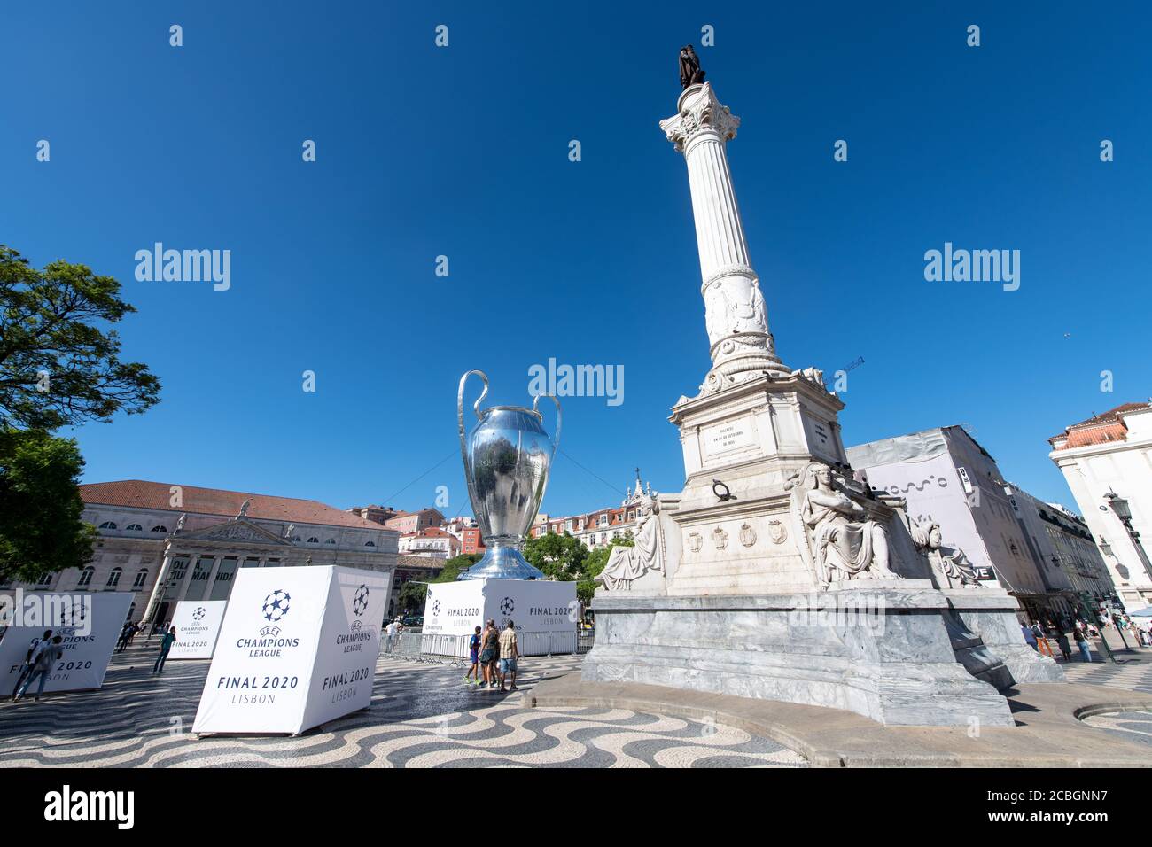 Pedro barcelona trophy hi-res stock photography and images - Alamy