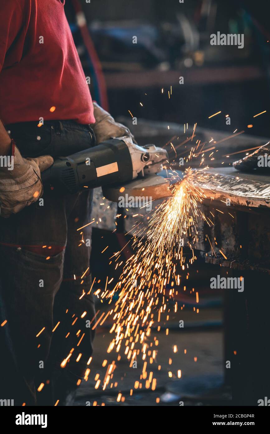 Industry grinding iron and steel hi-res stock photography and images ...