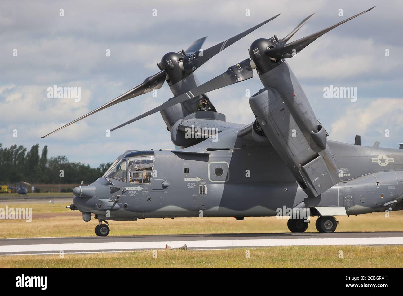 A Bell-Boeing CV-22B Osprey tiltrotor military aircraft Stock Photo - Alamy