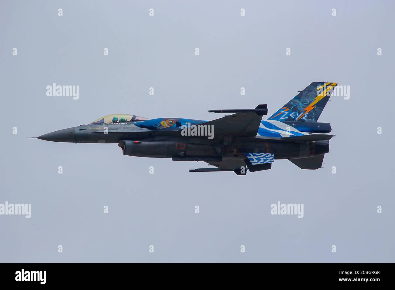 A Hellenic Air Force F-16 Zeus Fighting Eagle Stock Photo - Alamy
