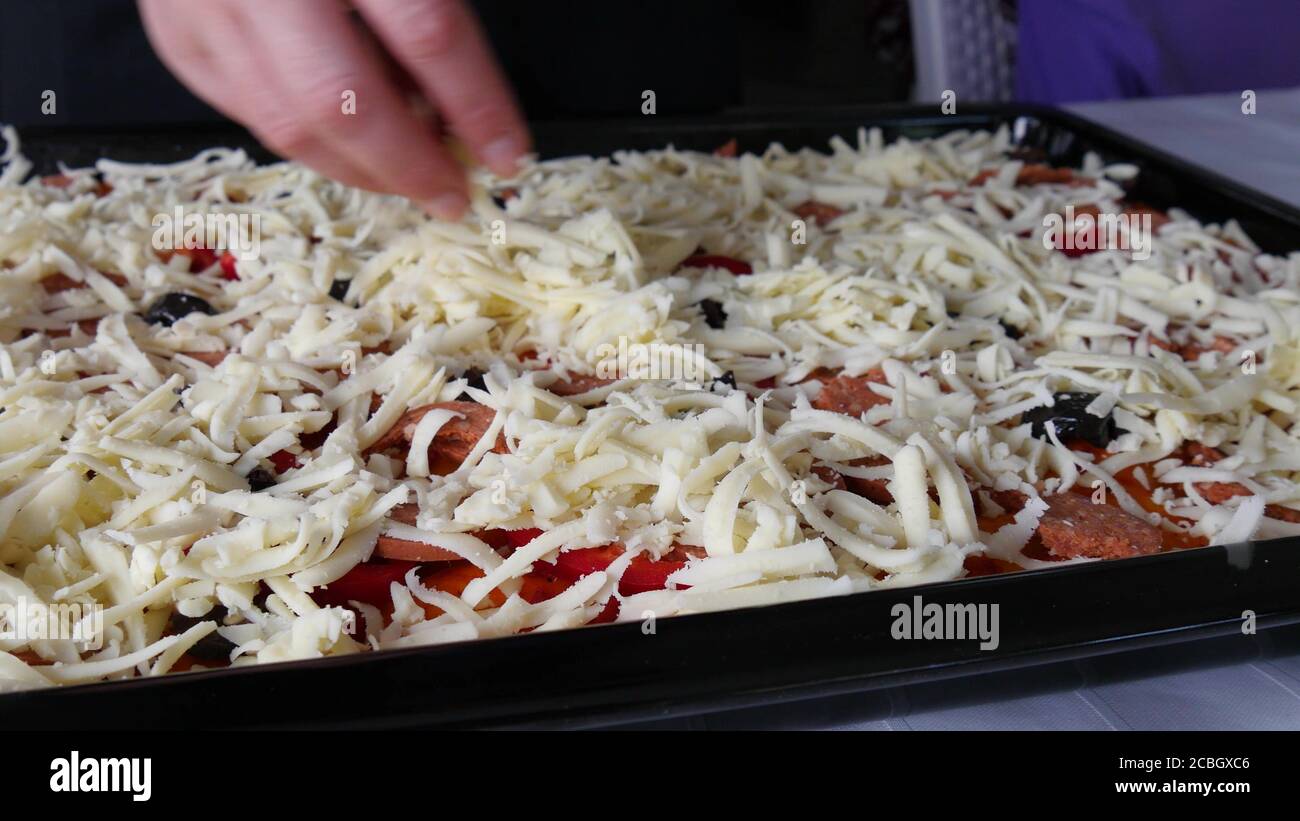 Pizza preperation hi-res stock photography and images - Alamy