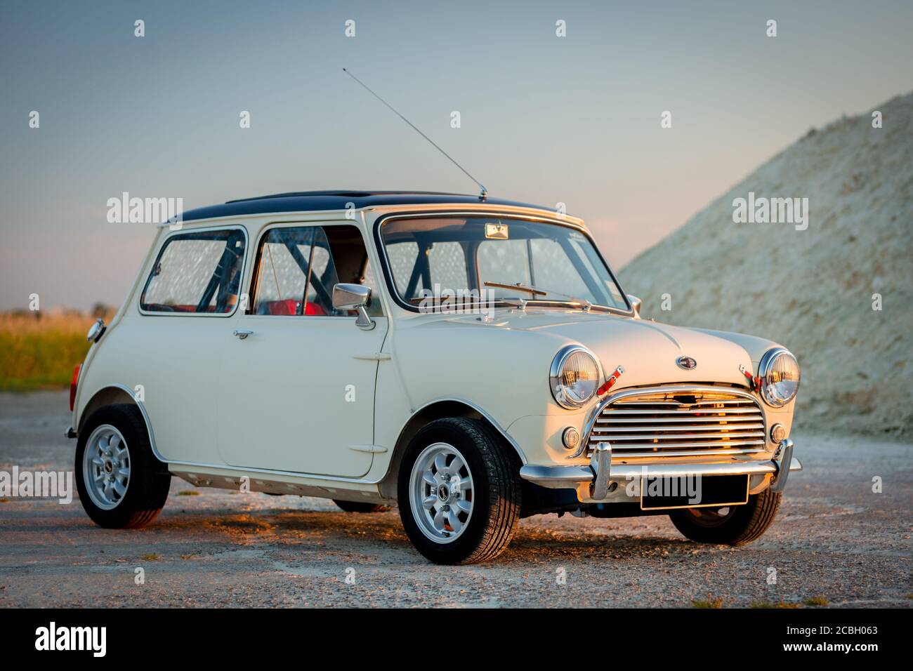 Classic mini hi-res stock photography and images - Alamy