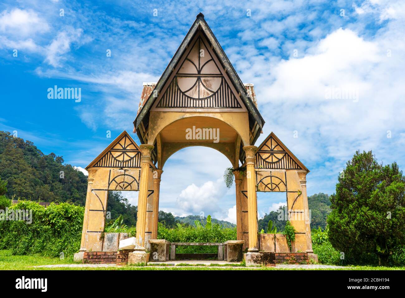 Architectural facade with columns, photo zone arch Stock Photo - Alamy