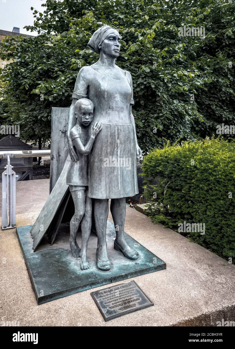 Sculptor anne davidson hi-res stock photography and images - Alamy