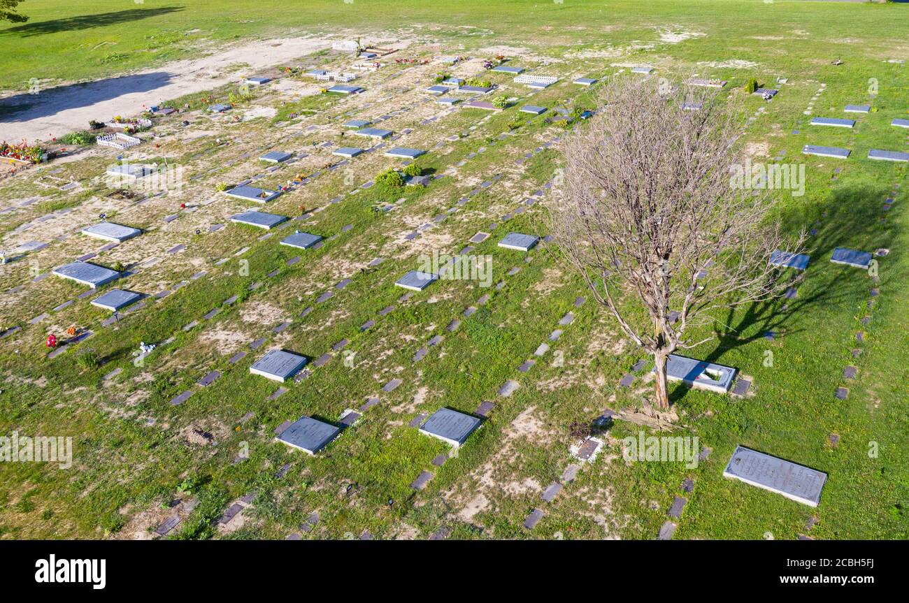 Burial plots hi-res stock photography and images - Alamy