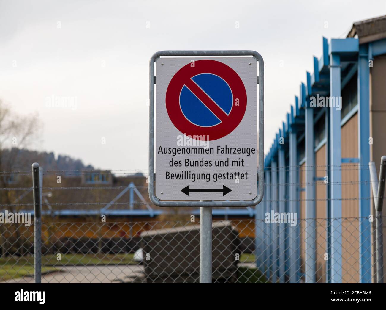 Road safety sign federal government hi-res stock photography and images ...