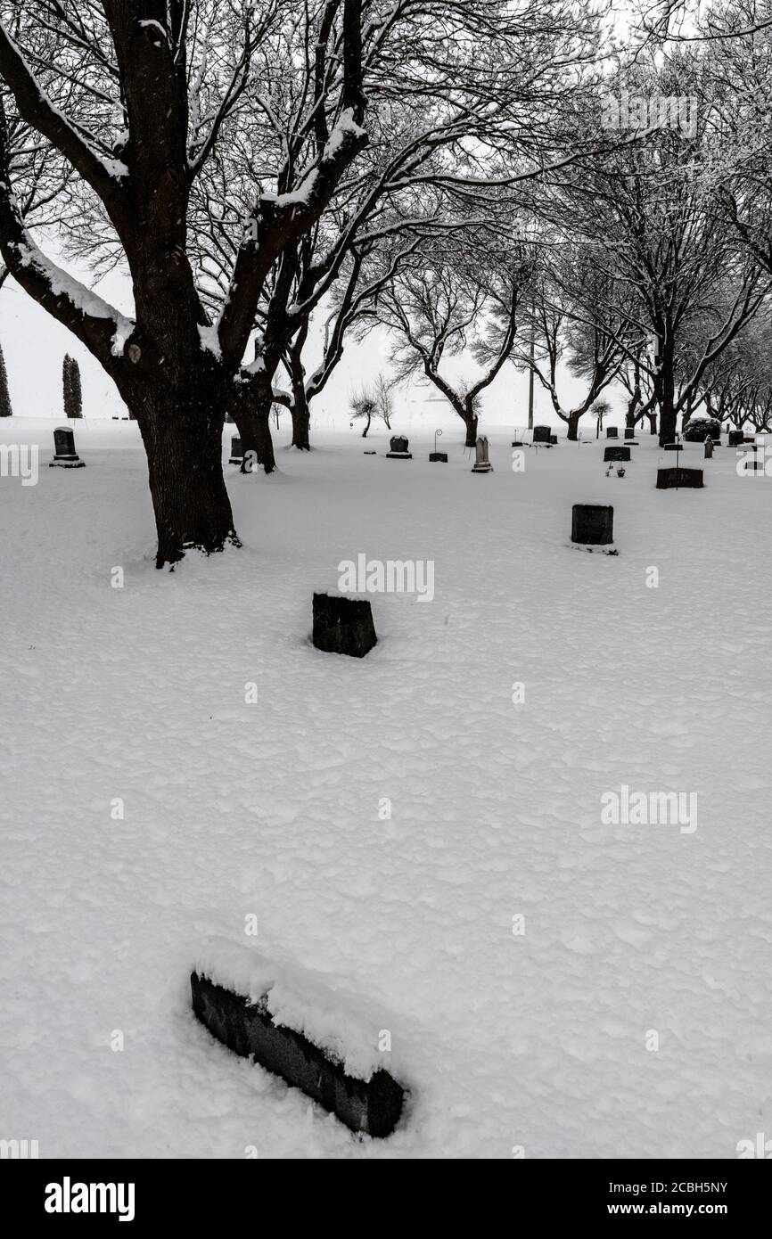 Snow Covered Cemetery High Resolution Stock Photography and Images - Alamy