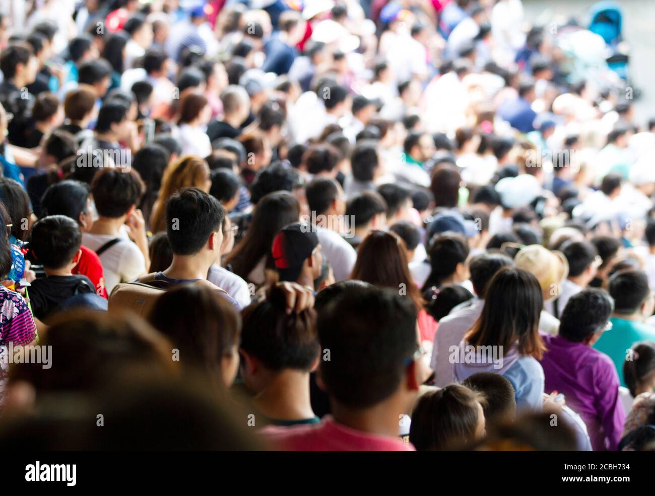 Crowd stadium blur hi-res stock photography and images - Alamy