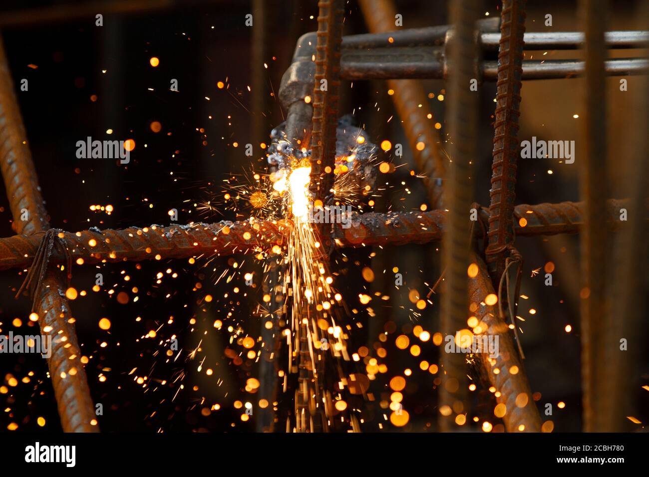 Metal cutting with acetylene torch Stock Photo - Alamy