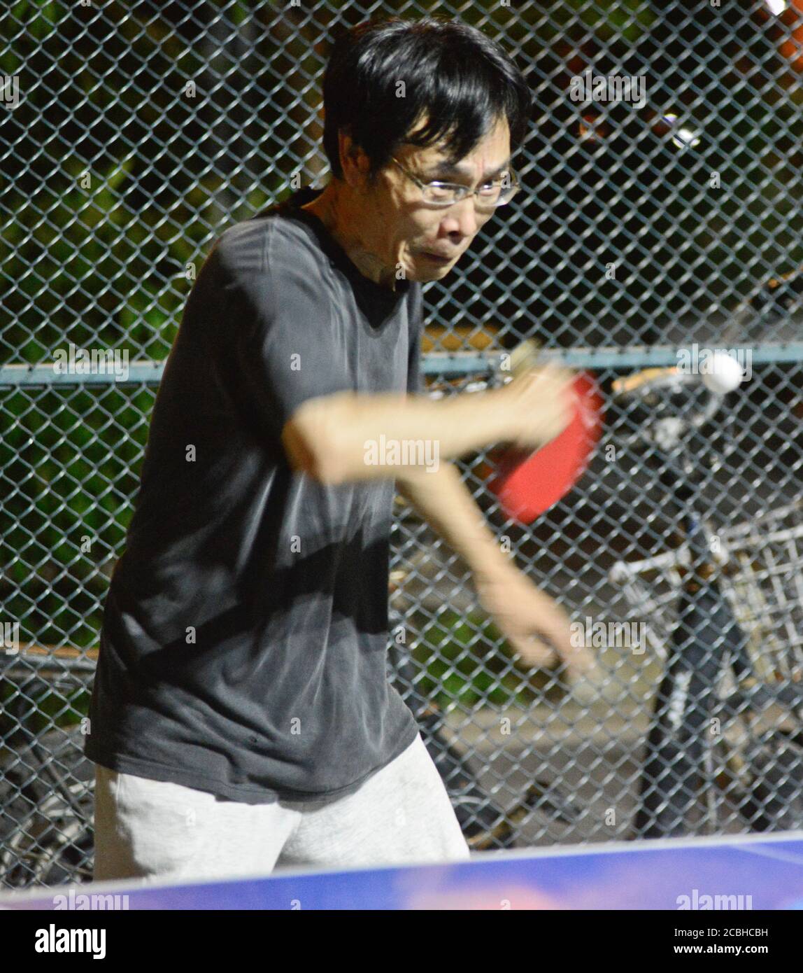 Chinese people playing ping pong hi-res stock photography and images ...
