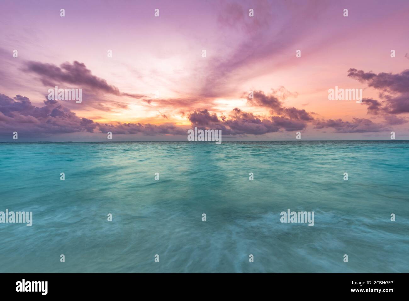 Dramatic sunset over beach ocean hi-res stock photography and images ...