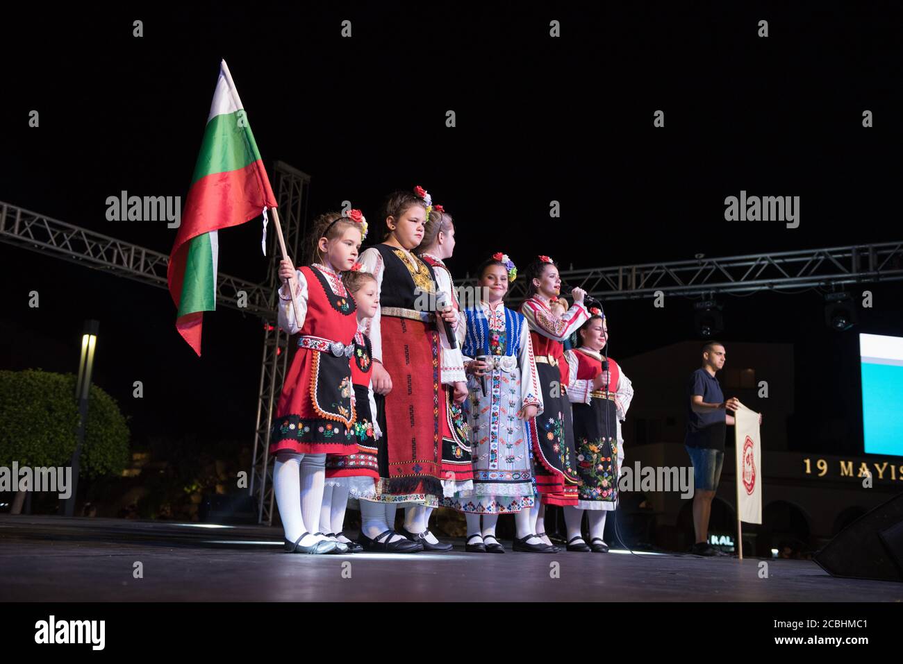 Turkey folk dance hi-res stock photography and images - Alamy