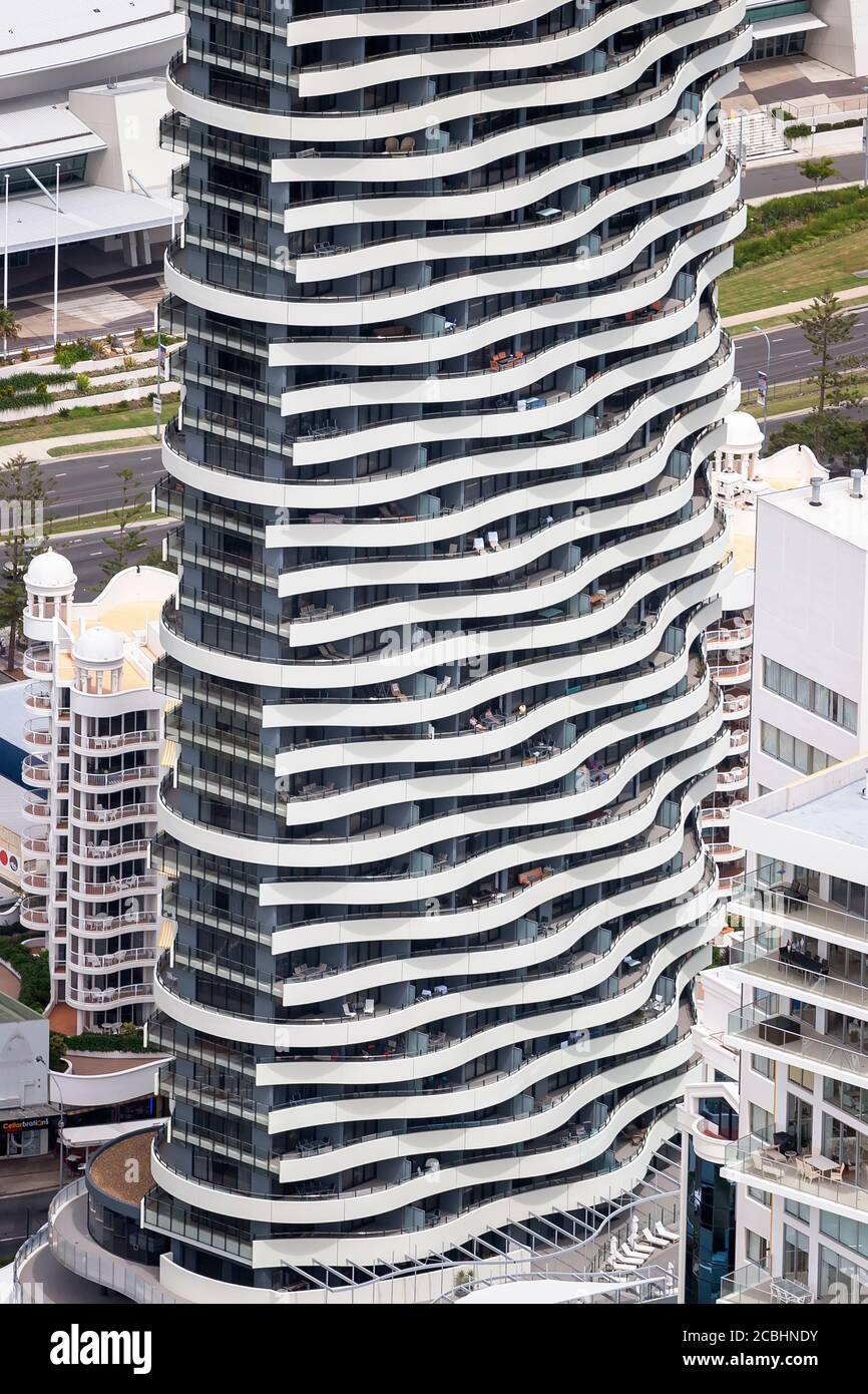 Tall apartment building exterior hi-res stock photography and images ...