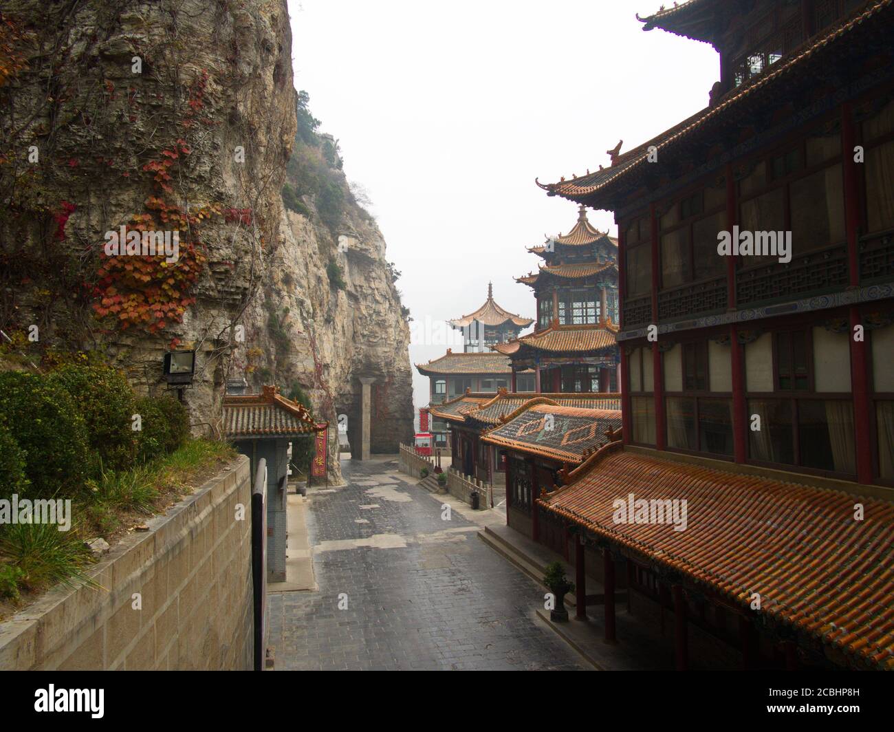 Mount huashan temple hi-res stock photography and images - Alamy