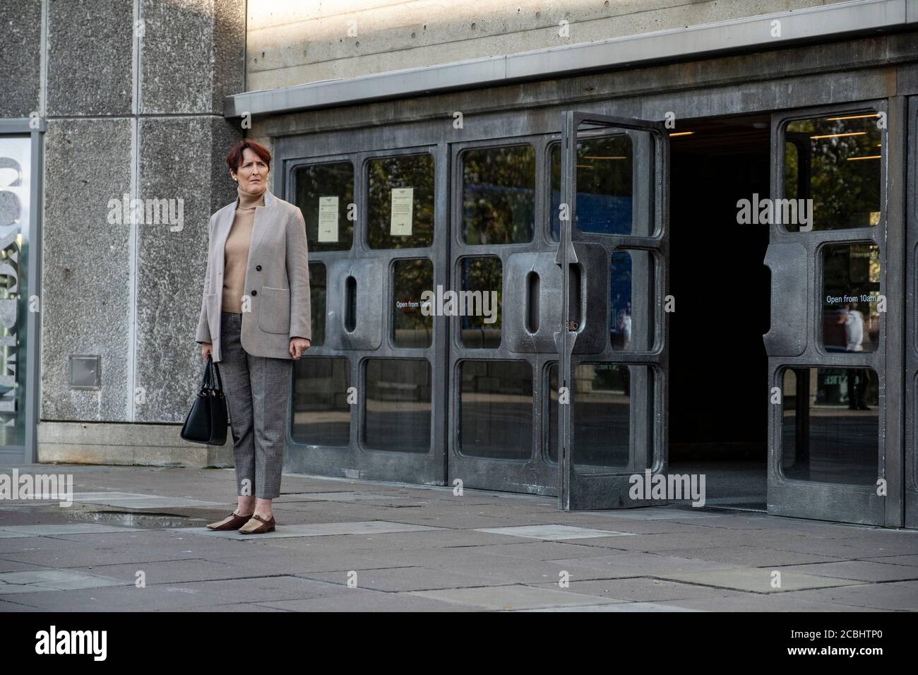 Phoebe waller bridge fiona shaw hi-res stock photography and images - Alamy
