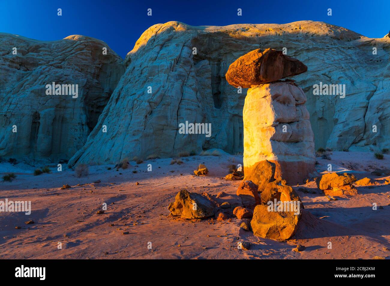 Toadstool Hoodoos, Grand Staircase-Escalante National Monument, Utah ...