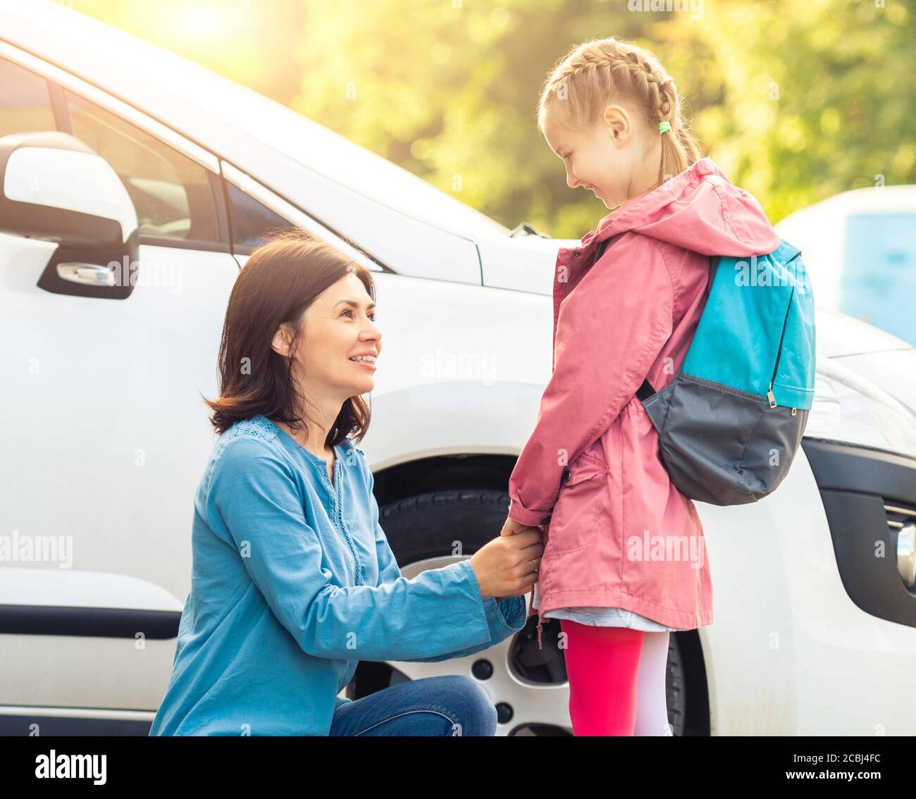 Taking kids to school car hi-res stock photography and images - Alamy