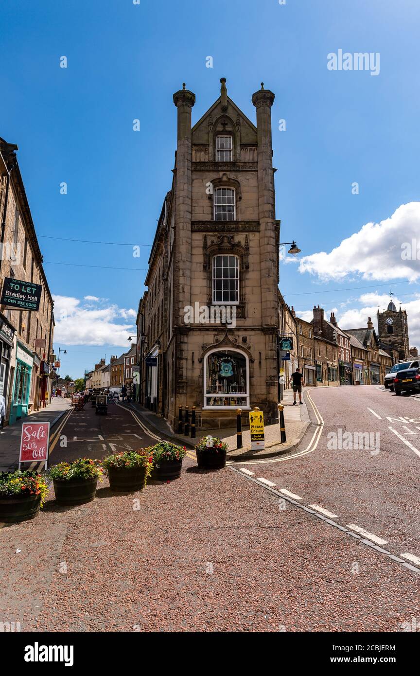 Alnwick northumberland england uk road hi-res stock photography and ...