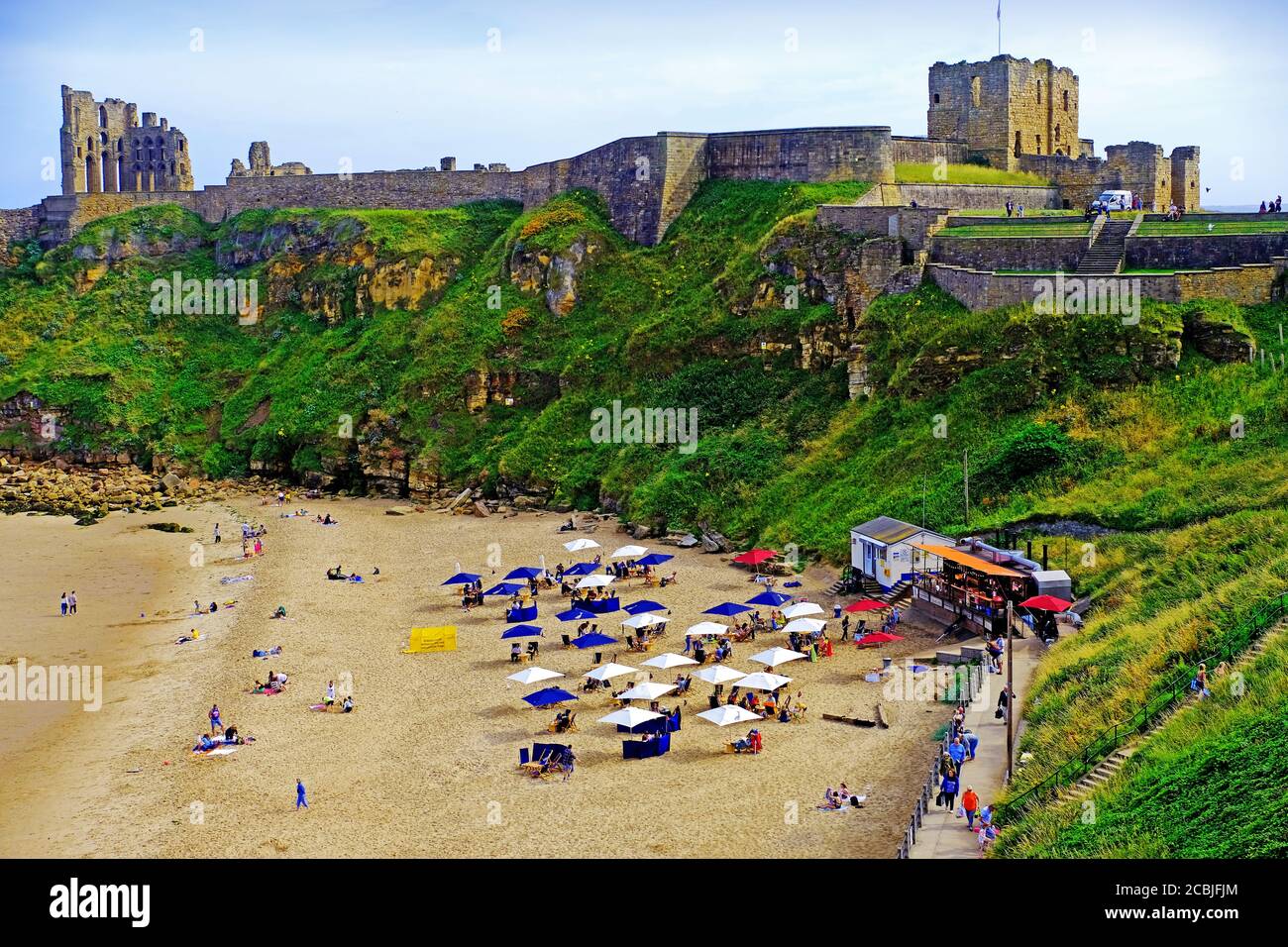 King edwards bay and tynemouth priory hi-res stock photography and ...