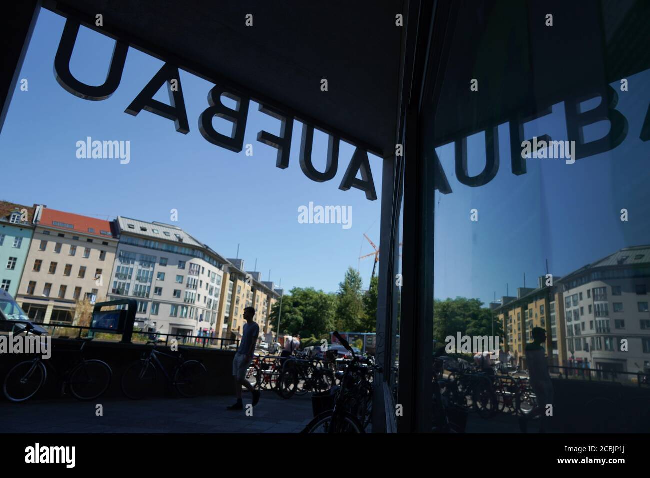 Aufbau verlag hi-res stock photography and images - Alamy