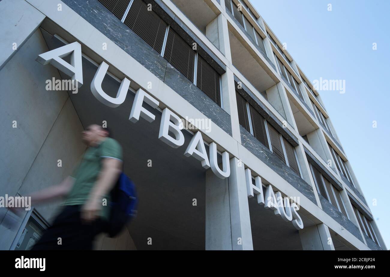 Aufbau verlag hi-res stock photography and images - Alamy