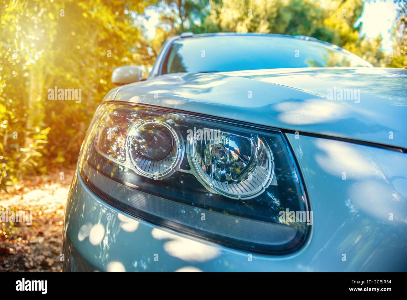 Car parked in driveway new hi-res stock photography and images - Alamy